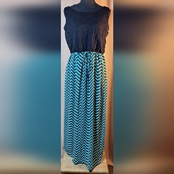 Enfocus Studio | Dresses | Enfocus Studio Black And Aqua Chevron Dress ...